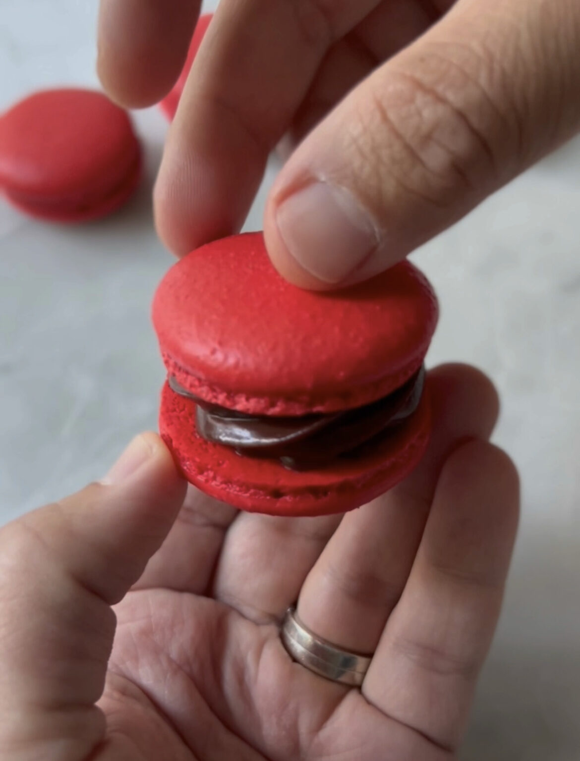 Macaron filled with Dulcey ganache and salted caramel - docmacaron.com